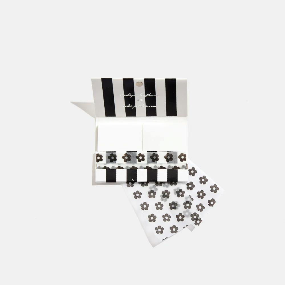 Signature Rolling Papers | Black | 40 Sheets - Torches